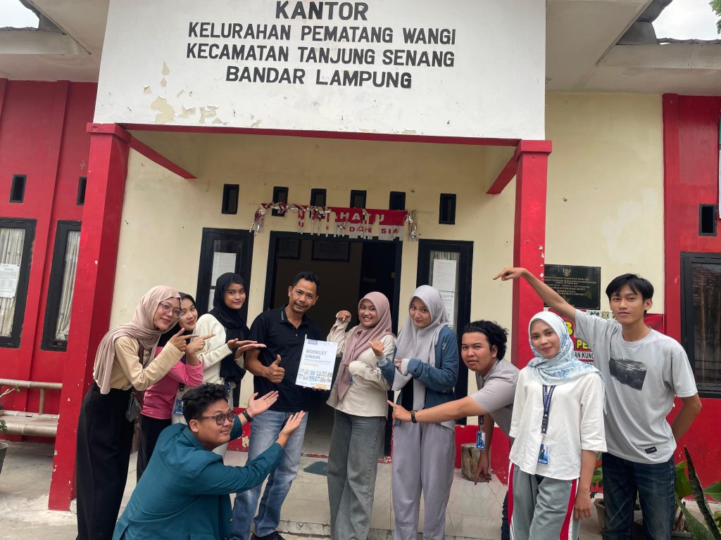 Mahasiswa KKN Unila Melakukan Berbagai Macam Kegiatan dan Penyerahan Peta Daerah Rawan Bencana ...