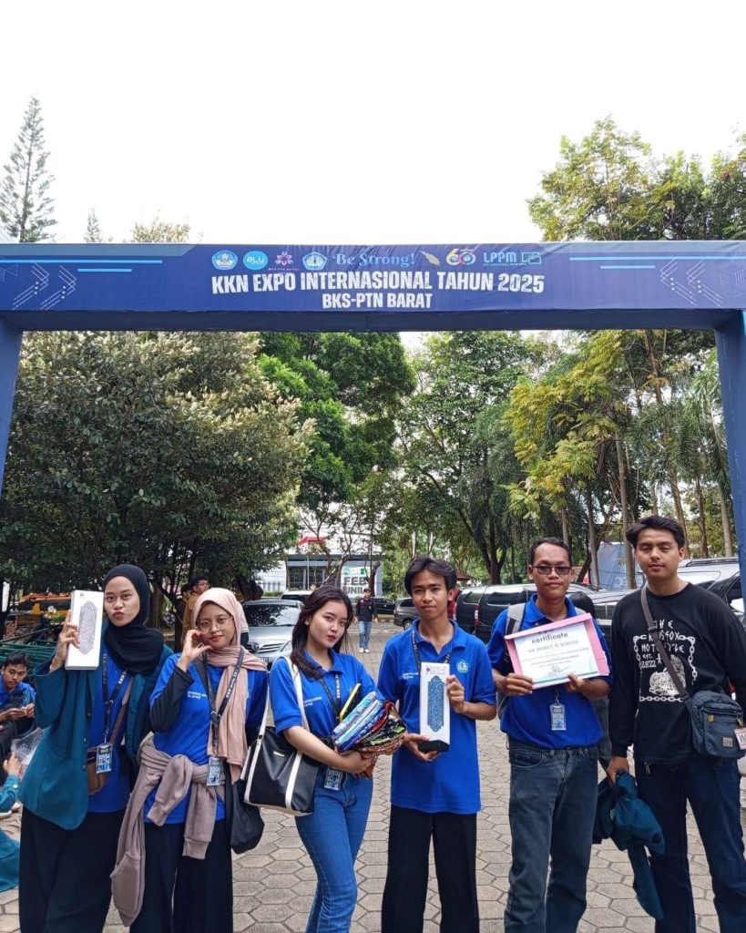 Mahasiswa KKN Unila Kelurahan Pinang Jaya Ikuti KKN Expo Internasional dengan Membawa Produk UMK ...