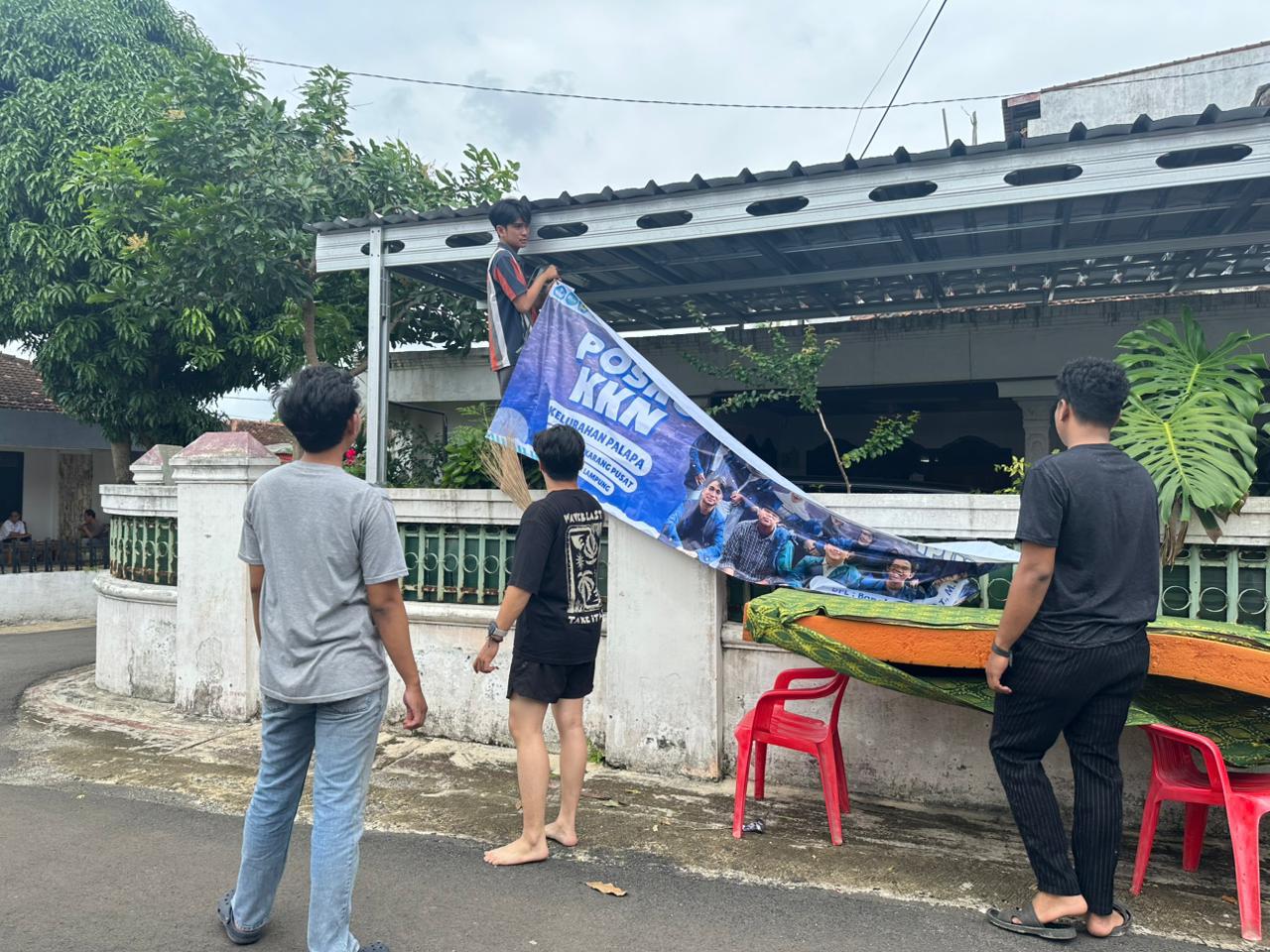 Pra – KKN : KEGIATAN BEBERES POSKO & PEMASANGAN BANNER KULIAH KERJA ...