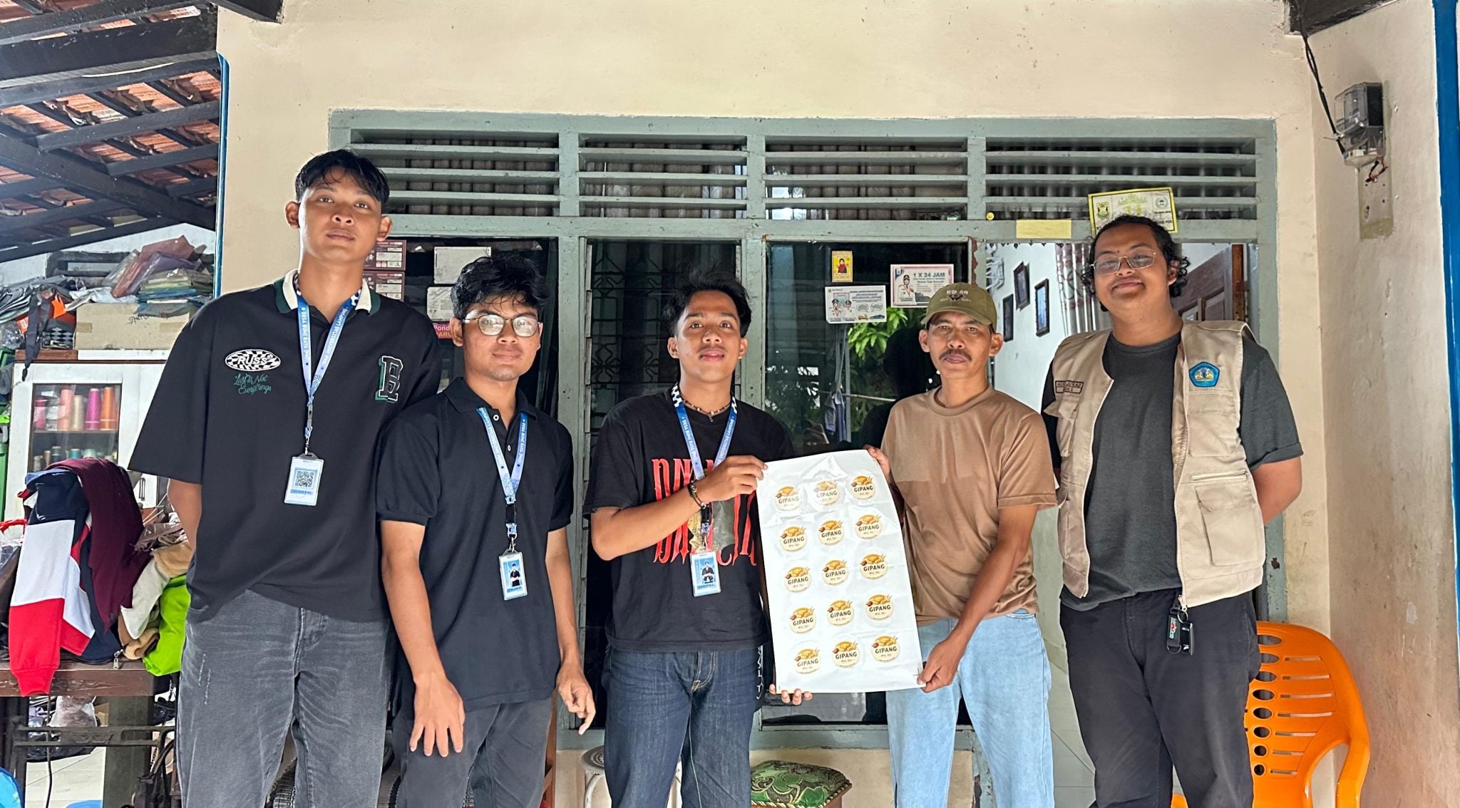 Dari Ide ke Identitas Mahasiswa KKN Bumi Raya PM Kembangkan UMKM Desa ...